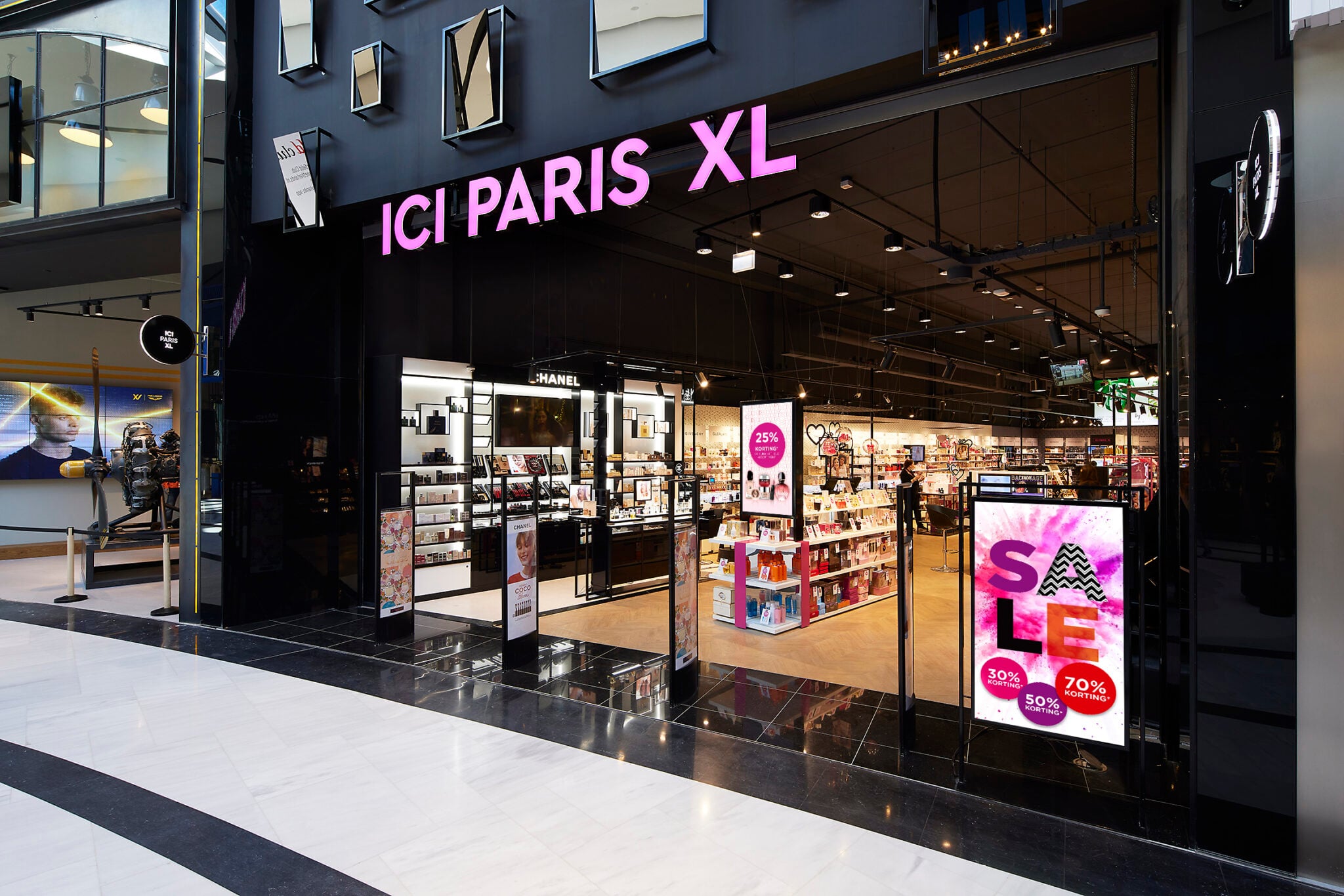 ICI Paris XL in-store communicatie - First Impression