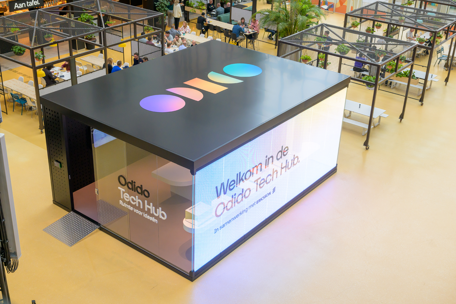 First Impression - Digital signage, AV technology & content